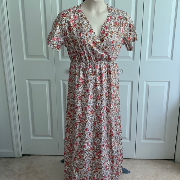 Dresses | Bogo Beautiful Tan And White Maxi Dress With Pink Roses Never ...